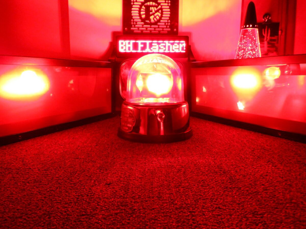 FEDERAL SIGNAL MODEL 15A JUNIOR BEACON RAY 12 VOLT • RED GLASS DOME ...