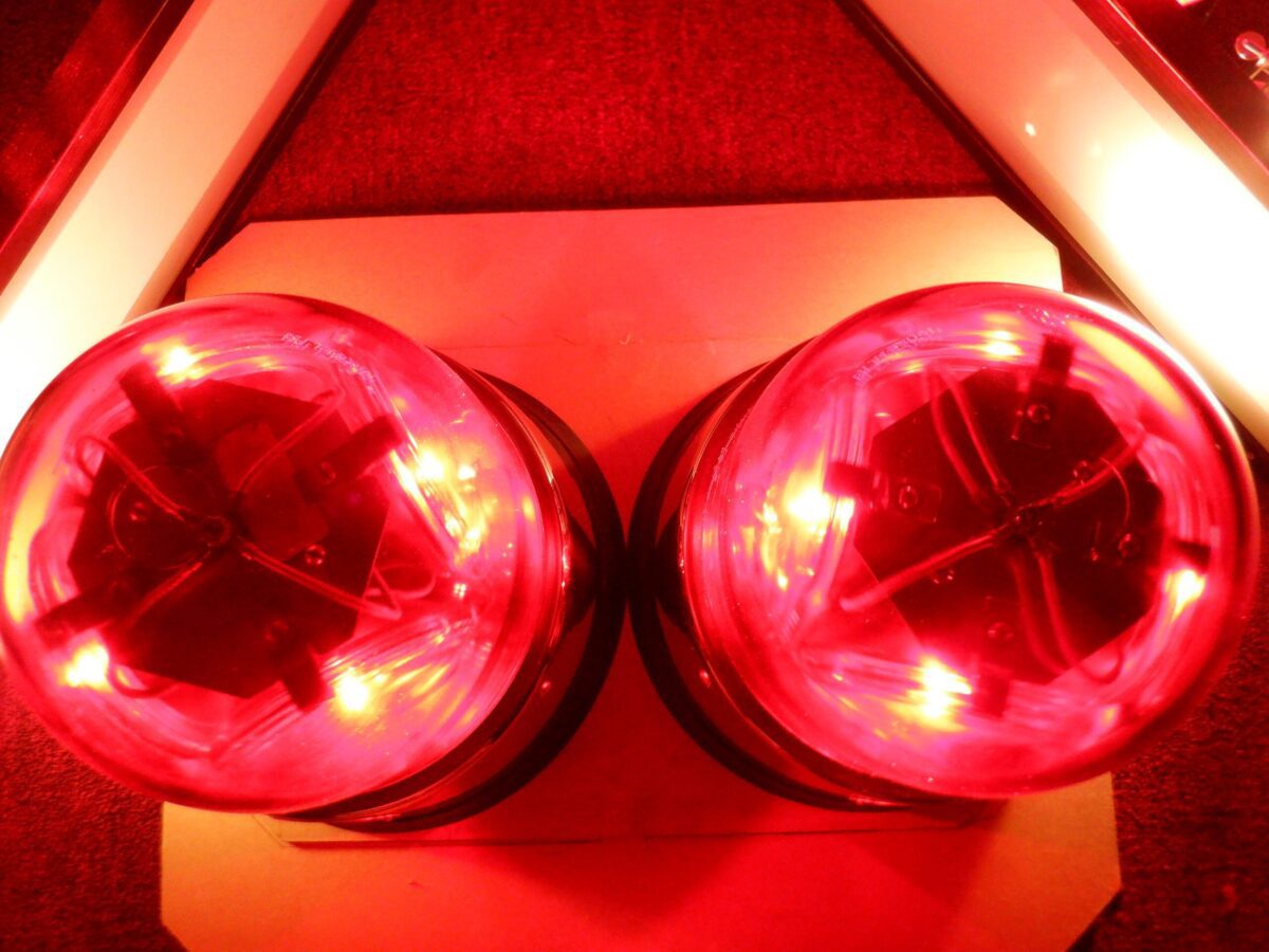 2 *SOLD* FEDERAL SIGNAL 12-VOLT MODEL 174 SUPER BEACONRAYS RED 🚨 GLASS ...
