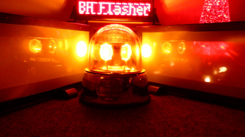 FEDERAL SIGNAL MODEL 15-S JUNIOR BEACON RAY WITH AMBER GLASS DOME • 12 ...