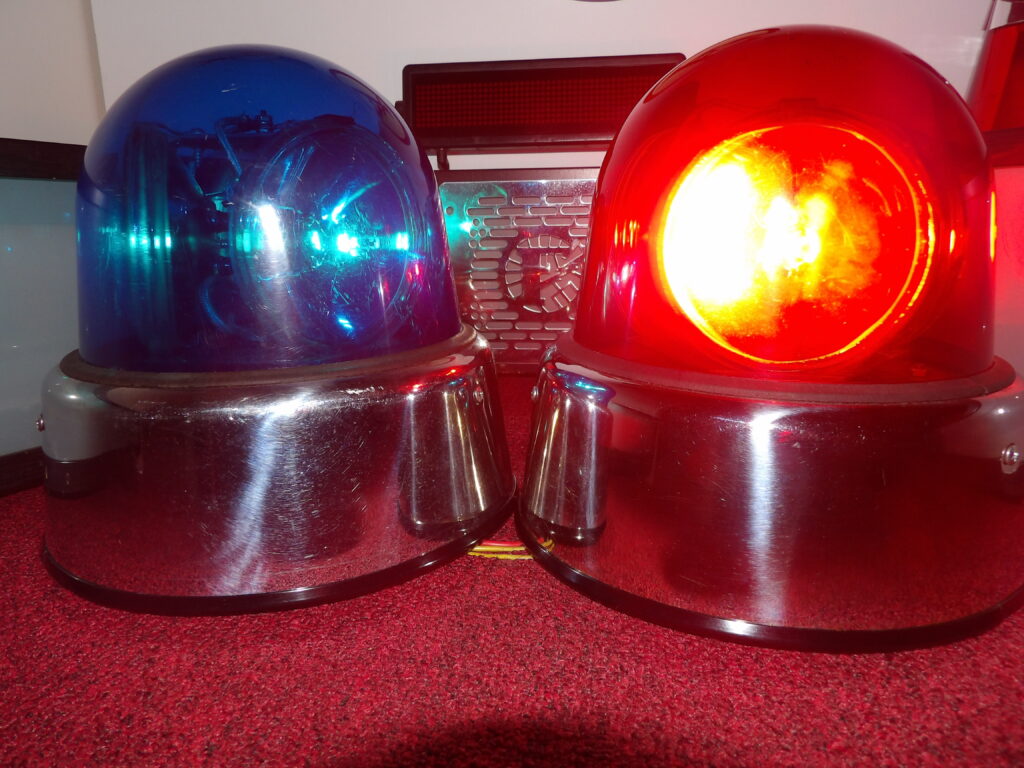 CLASSIC FEDERAL SIGNAL RED OR BLUE MODEL 173 – THREE SEALED BEAMS! – BH ...