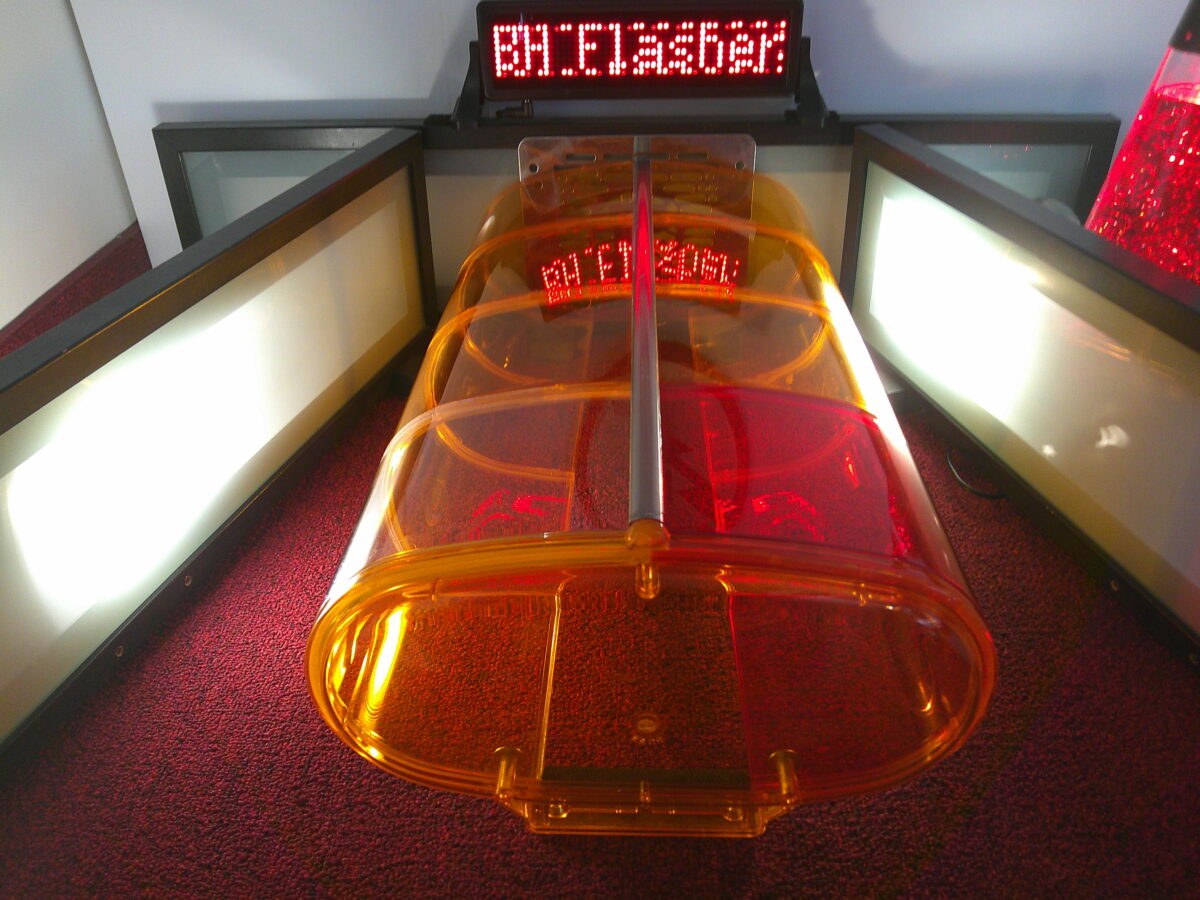 Rare Federal Signal AeroDynic 🟠 Amber Dome with 🔴 Outer Red Rear Panel ...